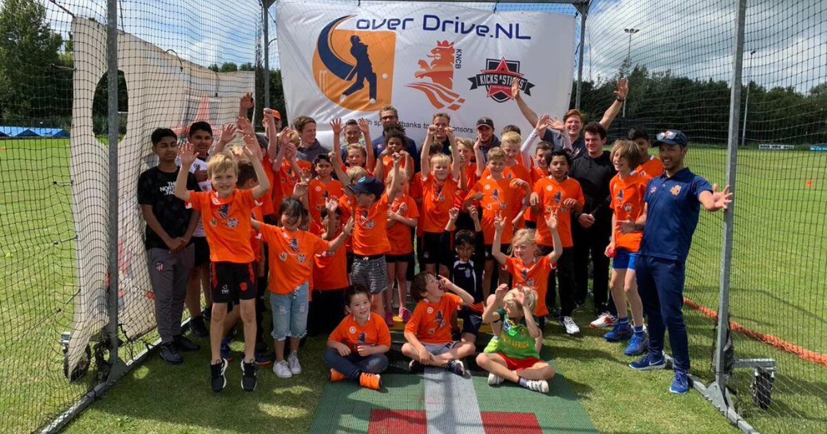 KNCB | Ga cricketend de zomer door met deze jeugdactiviteiten!