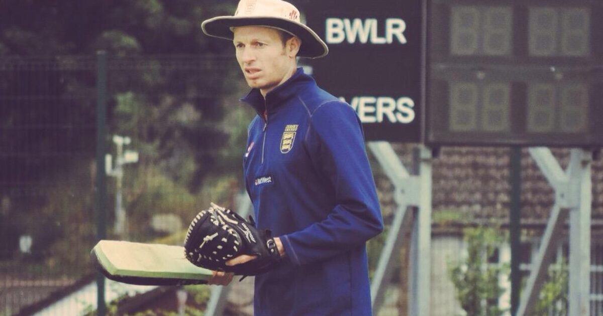 KNCB | Neil MacRae new head coach of Dutch women's cricket team